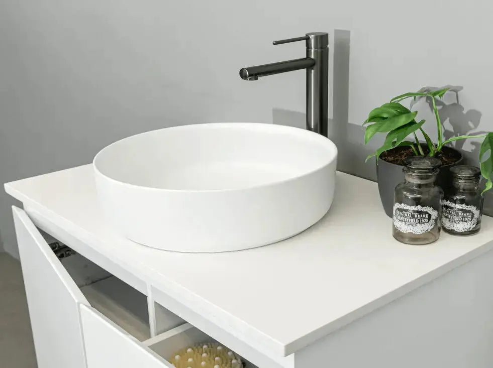Engineered Stone (Quartz) Vanity Benchtop Plain White 600mm - – Zenithbath